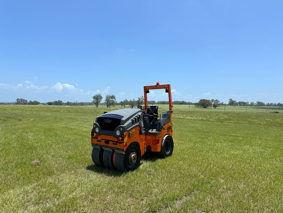 2012 Multi wheel roller – DS Equipment Sales